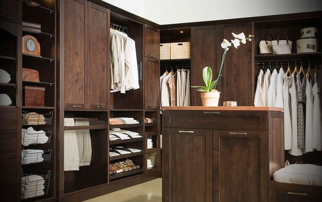Custom Built-In Closet Design - Aesthetic & Functional